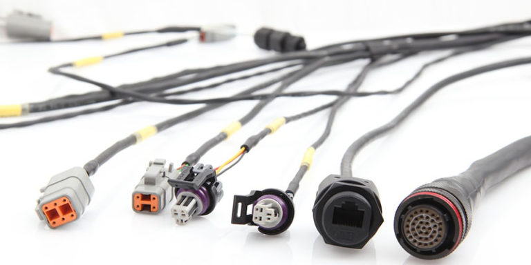 ¿Cuál es la función de los cables y conectores del coche? - Spiritcar